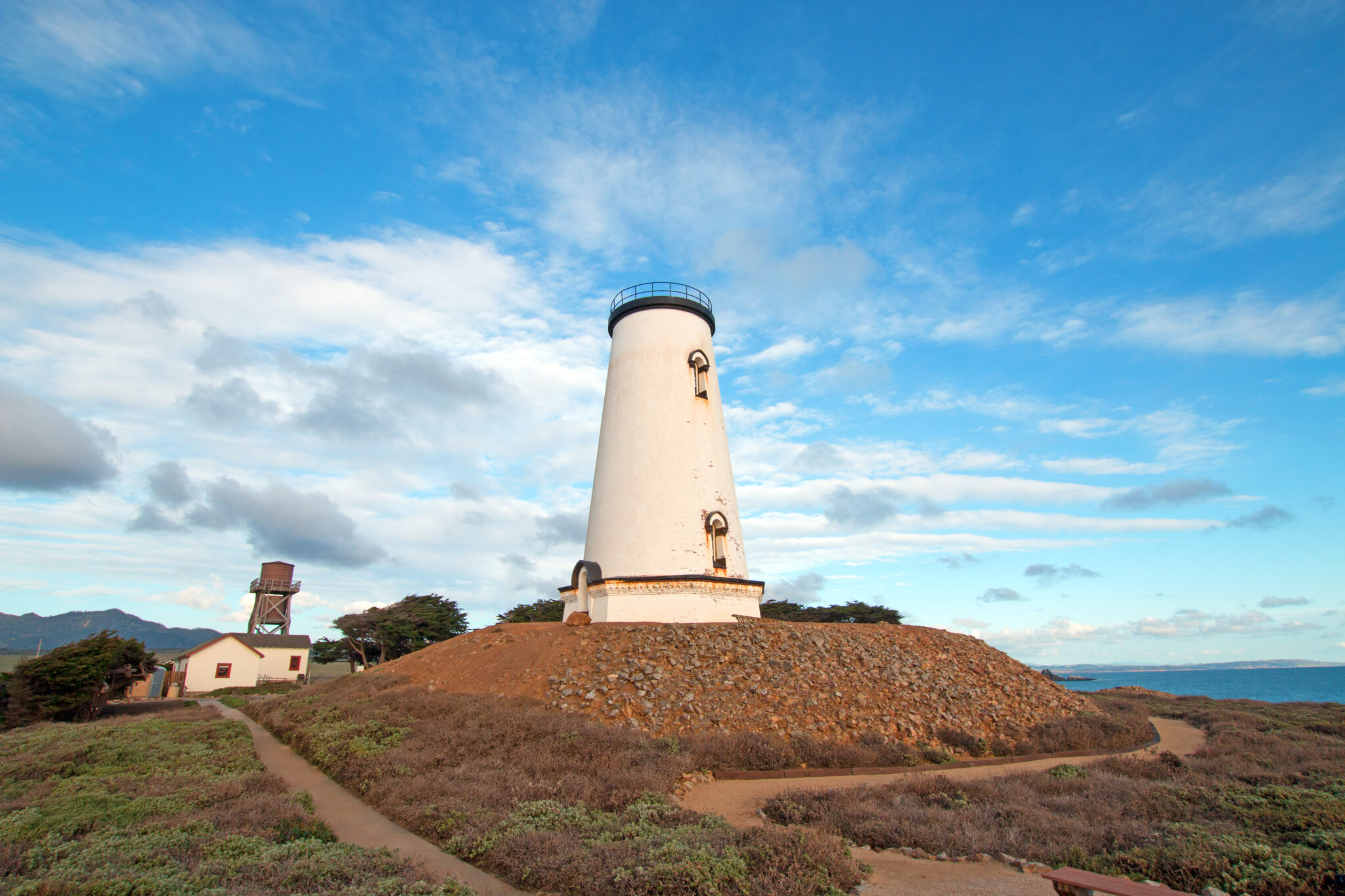 14 Historic Lighthouses that Still Watch Over the California Coast | CABBI