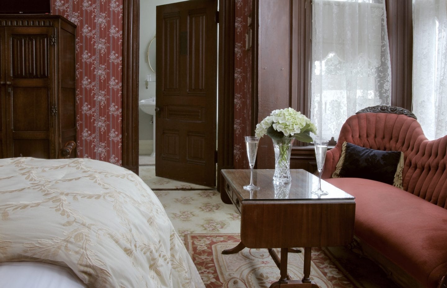 Victorian Hotels that Transport Guests to California’s Gilded Age | CABBI